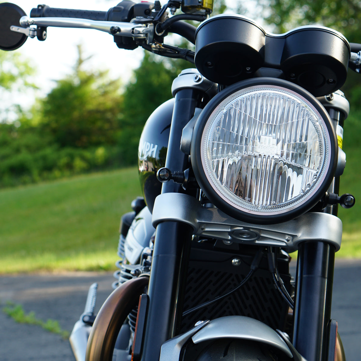Brogue Moto Retro Inspired Triumph Modern Classic 7" LED Headlight Kit ...