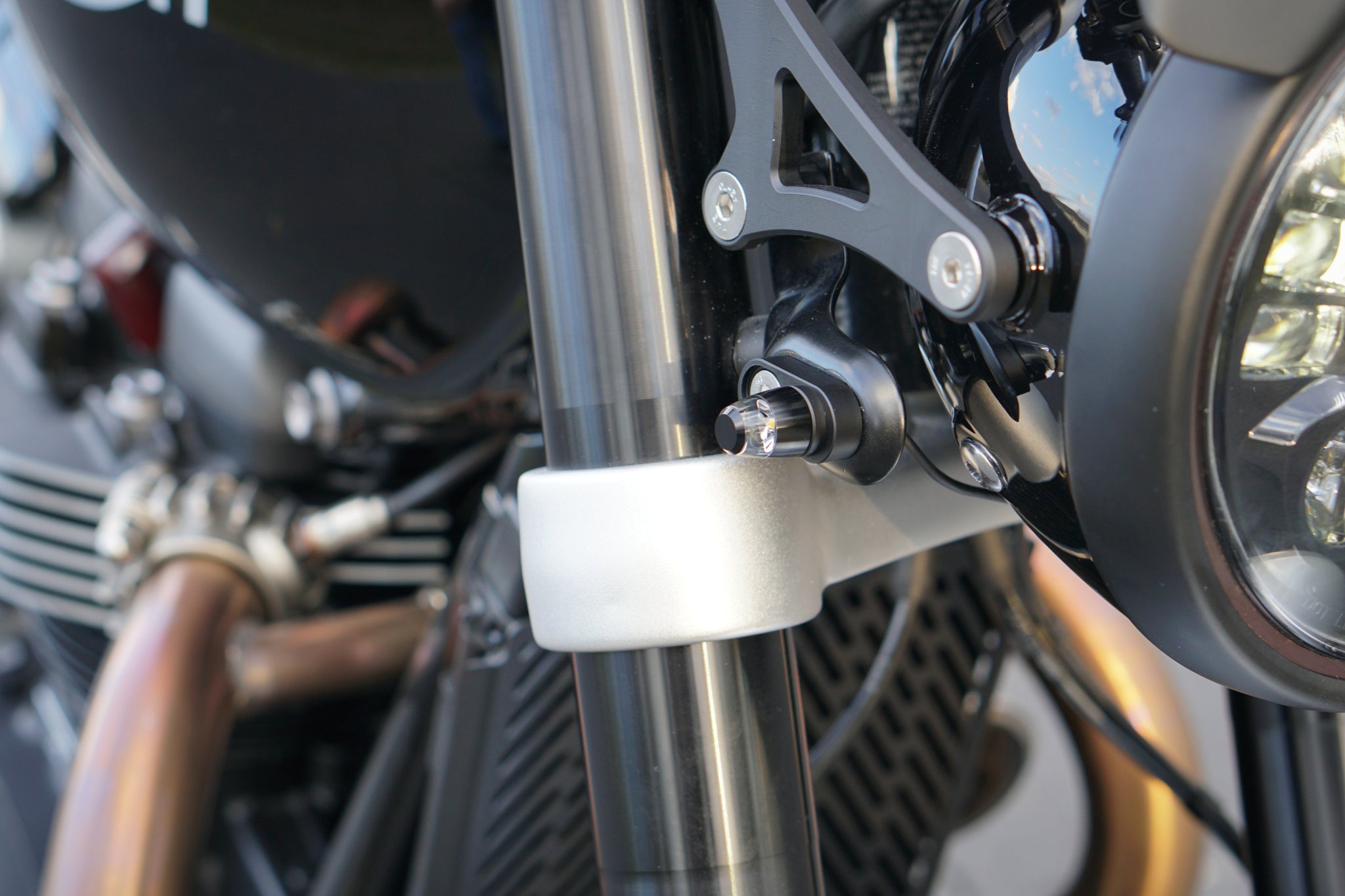 Triumph Speed Twin 1200 Plug & Play Motogadget Front Turn Signal Kits ...
