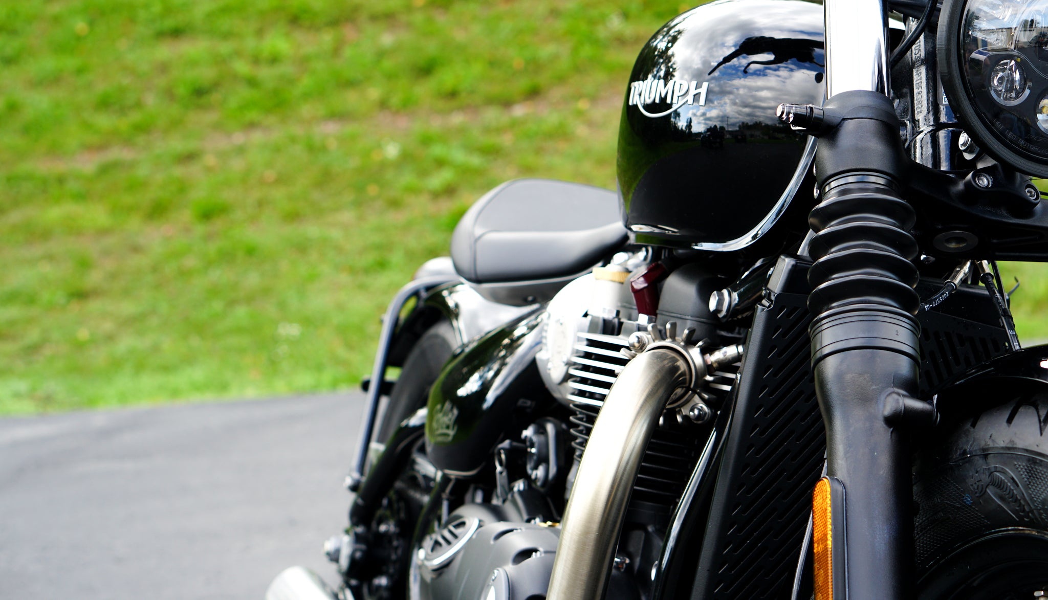 Triumph Bobber - Speedmaster Low Profile Plug & Play Front and Rear Tu ...