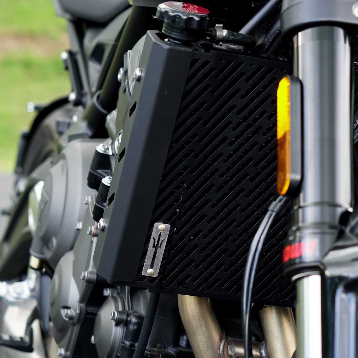 Triumph Trident 660 & 800 Front Radiator Guard – Brogue Motorcycles