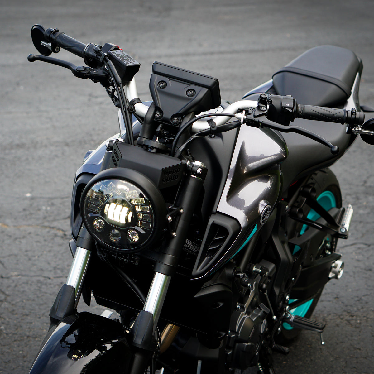 MT-07 - Shallow Bucket - 7" LED Headlight Kit 2021-2024 – Brogue ...