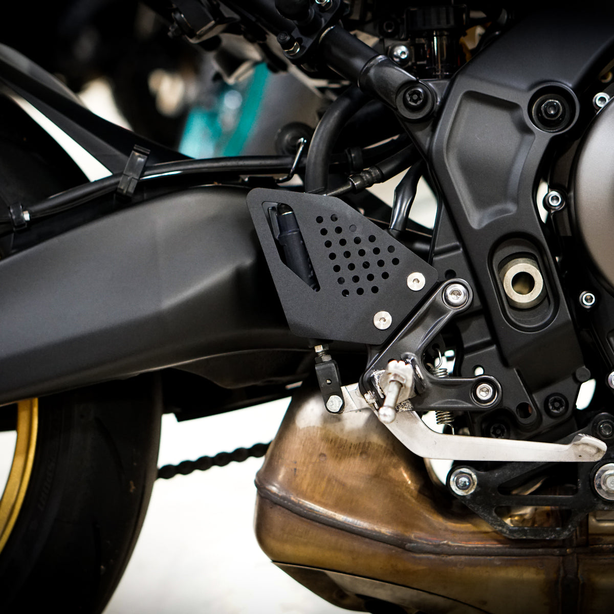 Yamaha XSR900 Heel Guard Ultra Low Profile M8 Machined Mounting Hardwa ...