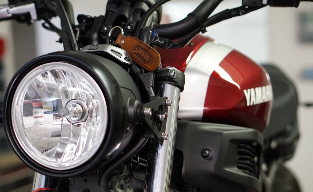 XSR700 Headlight Brackets (stock length) 2016-2021 – Brogue Motorcycles