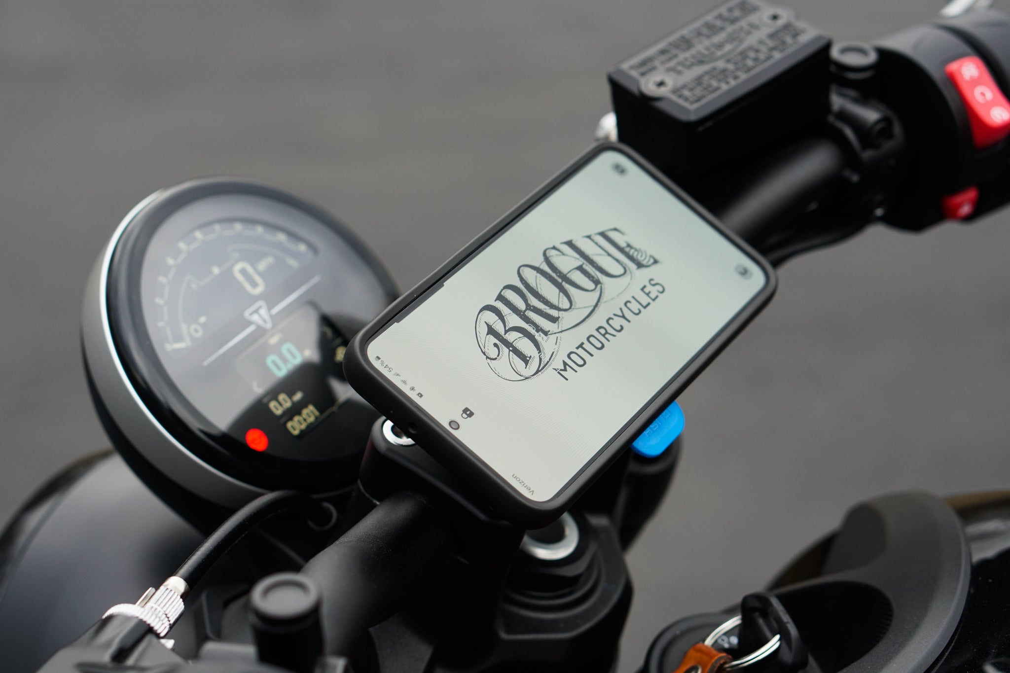 Triumph Trident 660 & 800 - Quad Lock Handlebar Top Clamp Mount ...