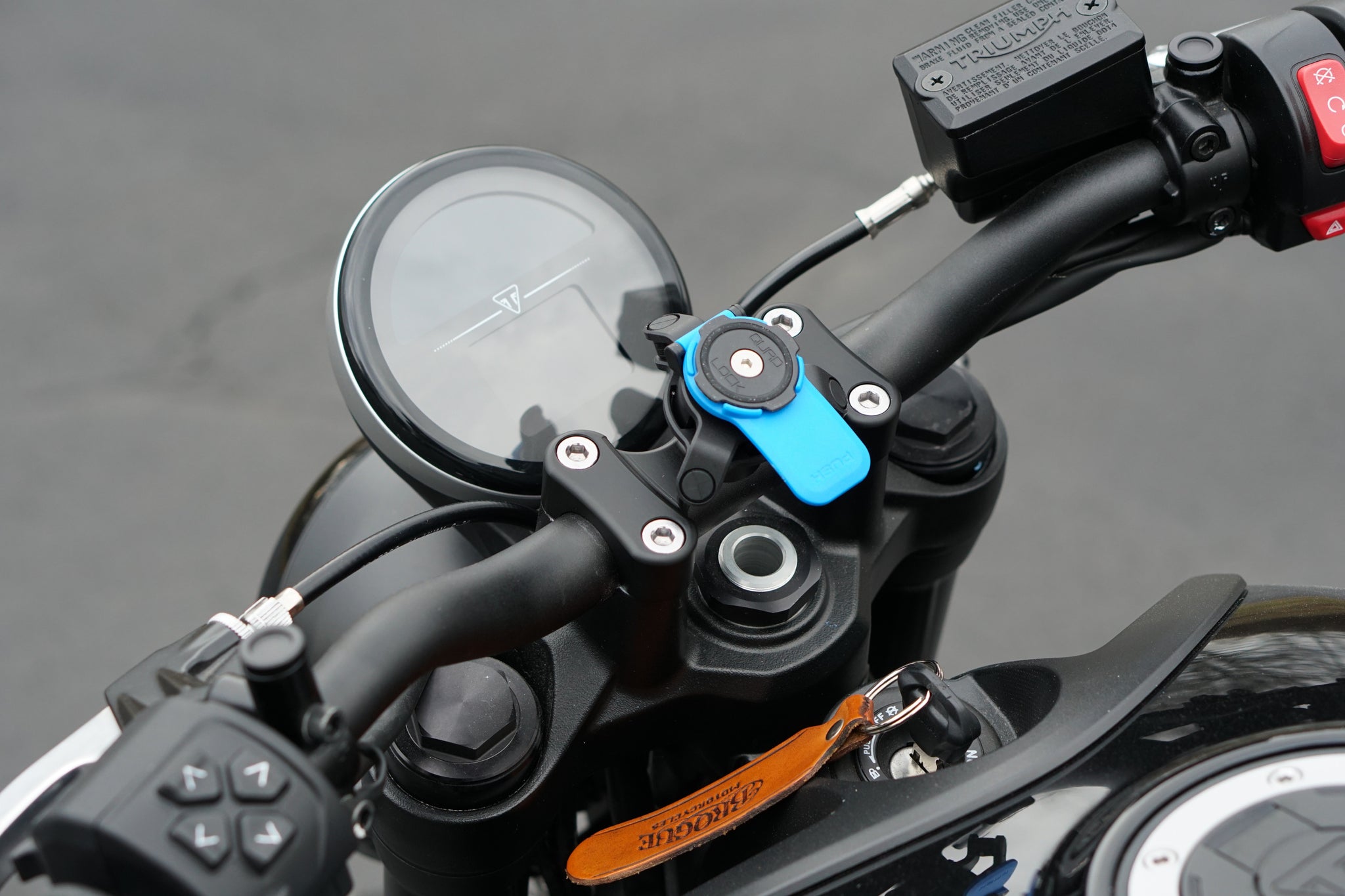 Triumph Trident 660 & 800 - Quad Lock Handlebar Top Clamp Mount ...