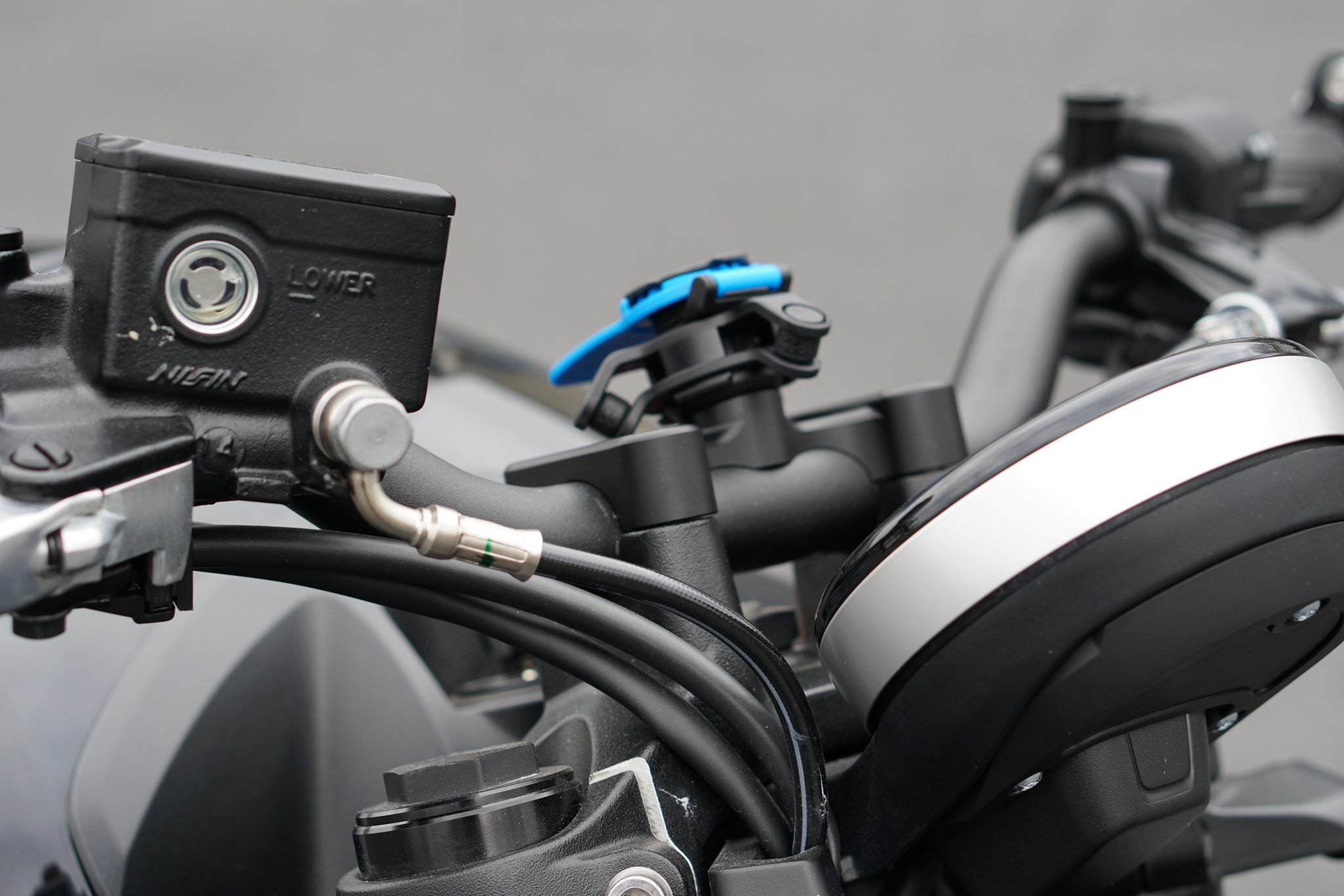 Triumph Trident 660 & 800 - Quad Lock Handlebar Top Clamp Mount ...